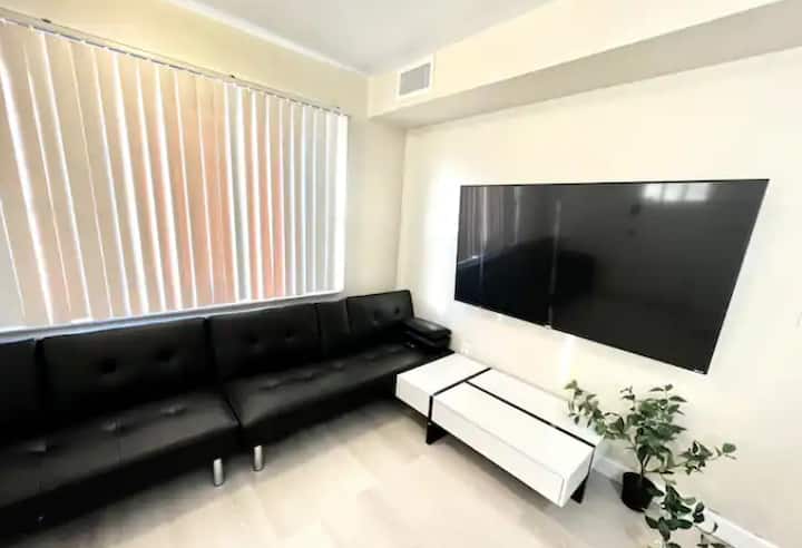 Modern 3 Bedroom Apartment - Westbury, NY
