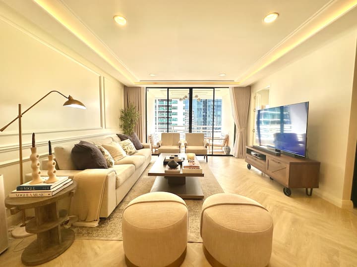 2br Condo W/ Balcony & Pool – 5 Min To Bts - Bangkok