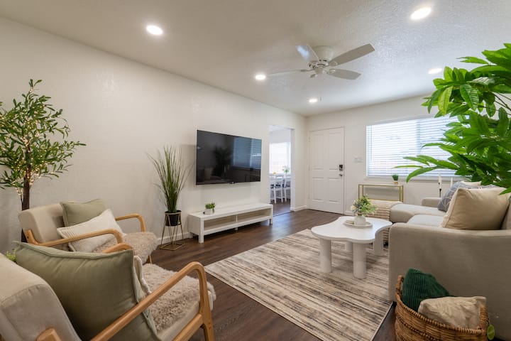 Citrus Breeze Retreat - Citrus Heights, CA