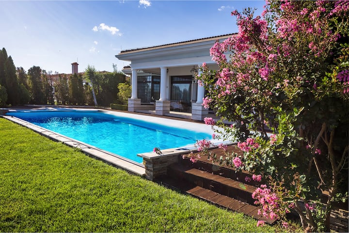 Luxury Villa With Pool- 4 Bedrooms In Blacksearama - Baltschik