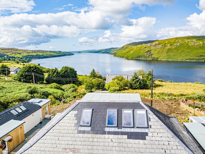 Luxury 4 Bdrm Seaview Cottage - Portree