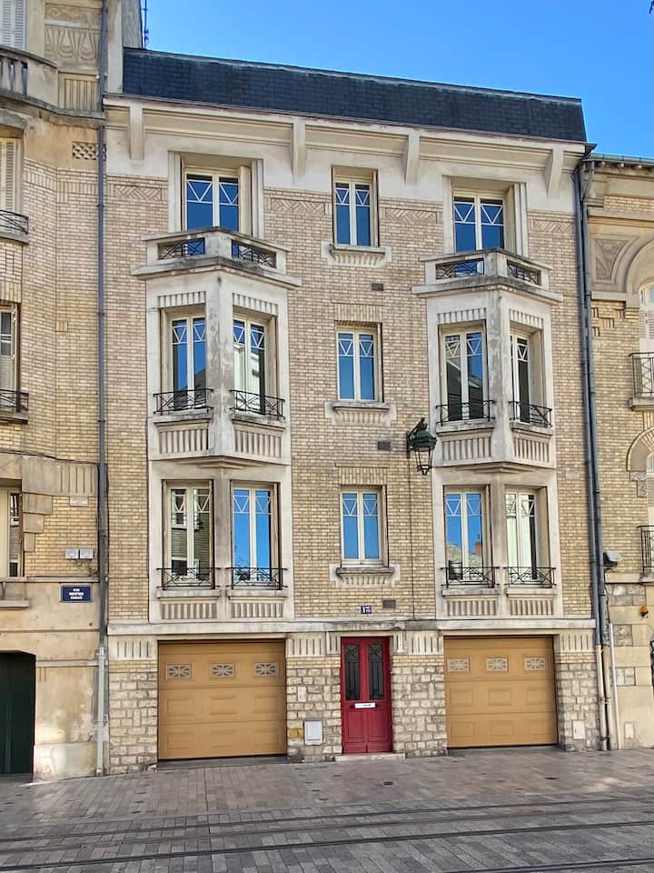 Appartement Avec Garage Et Jardin, Orléans, France - Orléans