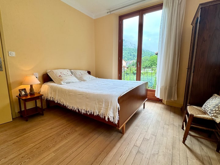 Seix- Chambre 2, 1lit 140"chez Coco" Cuisine-salon - Guzet-Neige