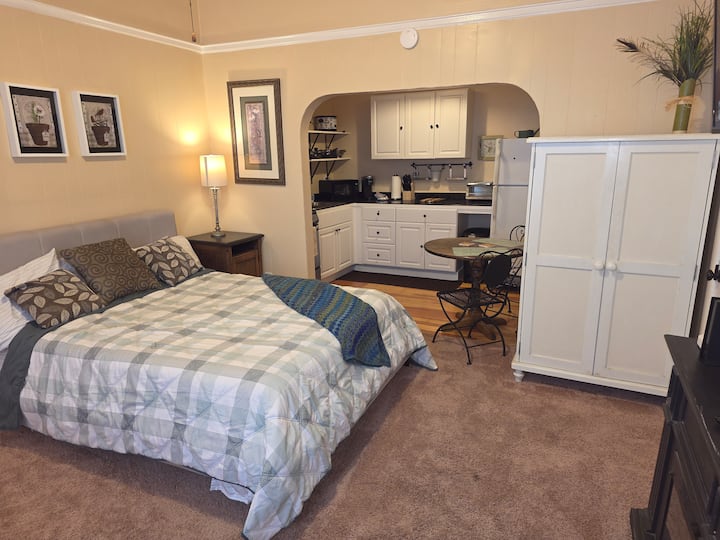 Rustic Studio Near Downtown Reno. - Reno
