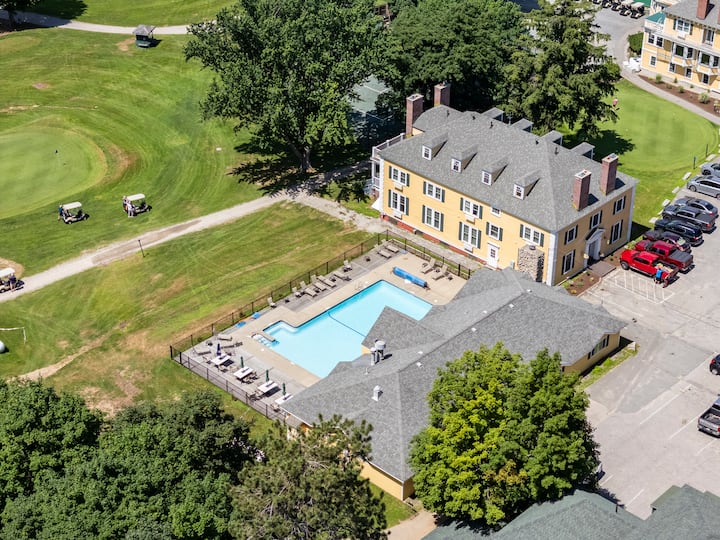 Private Bethel Escape: Cozy Lockout Room 553 - Bethel, ME