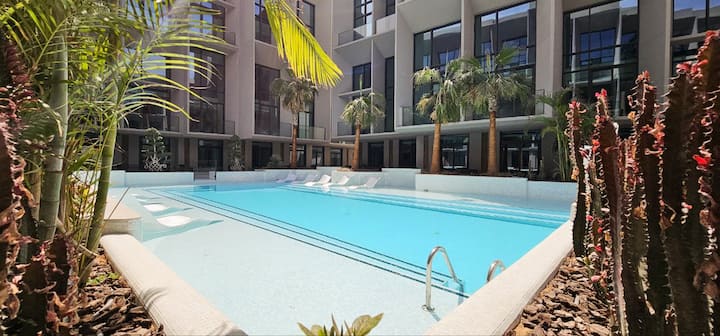 Chic Duplex 1bhk By Czechin | Luxe Stay W/ Poolgym - Dubai