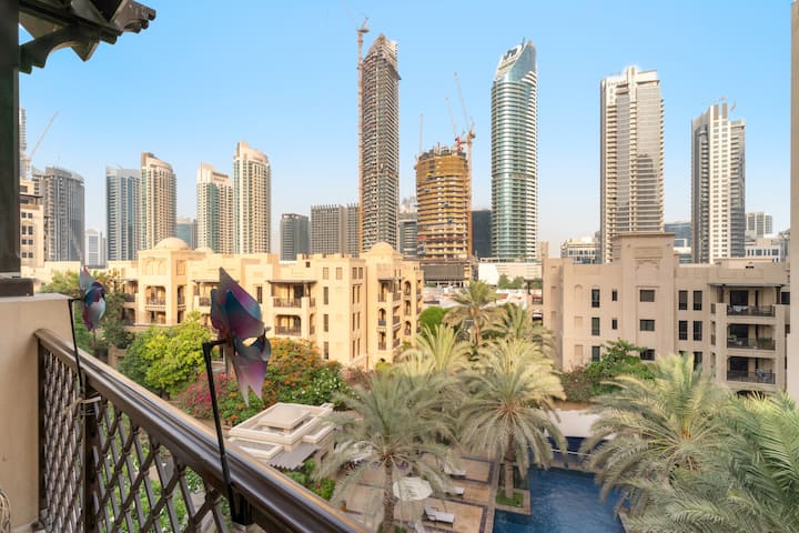 Dubai 2br | Pool View Walk To Burj & Dubai Mall - Dubai