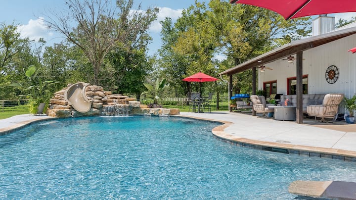 Cabin In The Country
W/privt Pool Near
Rt 66/tulsa - Oklahoma