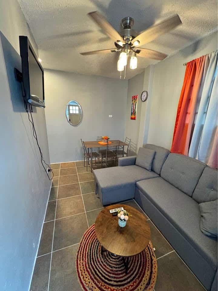 Stylish 2-br Apt Near Ogle Airport & Malls - Guyana