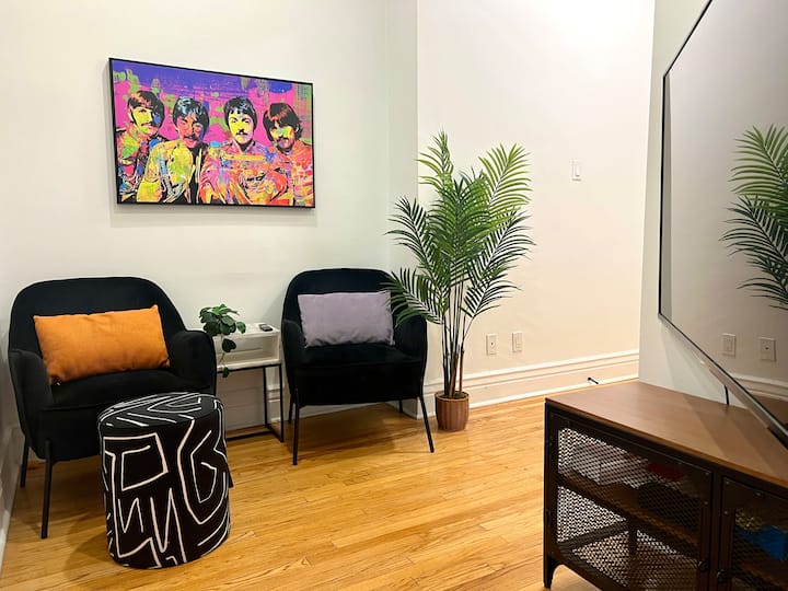 Quiet Bright 3br Heart Of Downtown W/ Free Parking - Montreal