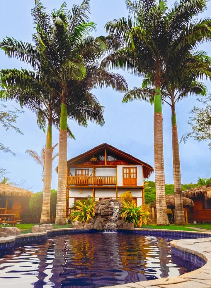 Casa Pool, Exquisite Haven For 8 W/ Poolside Views - Montanita