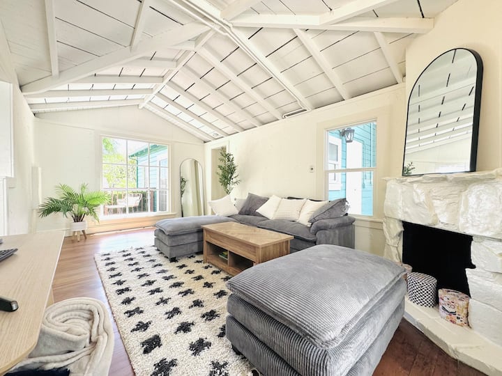 Spacious 1br/2ba Corona Heights Garden Home - San Francisco, CA