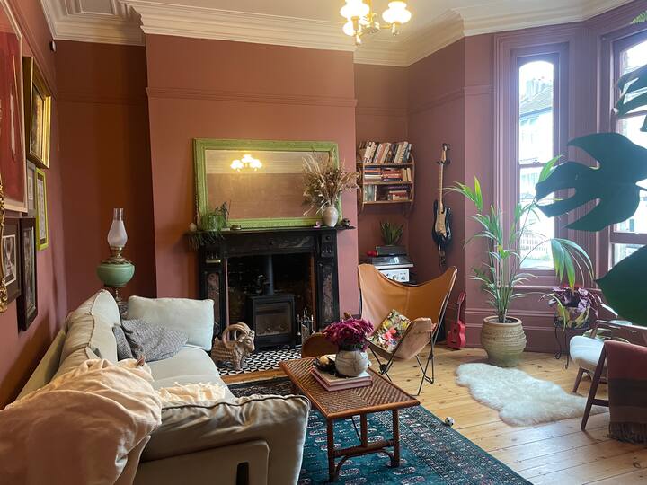 Light-filled Victorian Flat - 도버