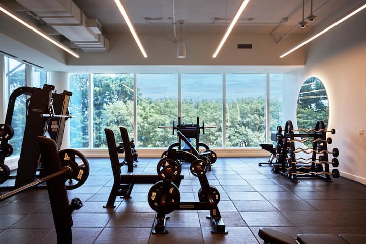 43rd-floor Luxury Escape + Lake Views - Chicago, IL
