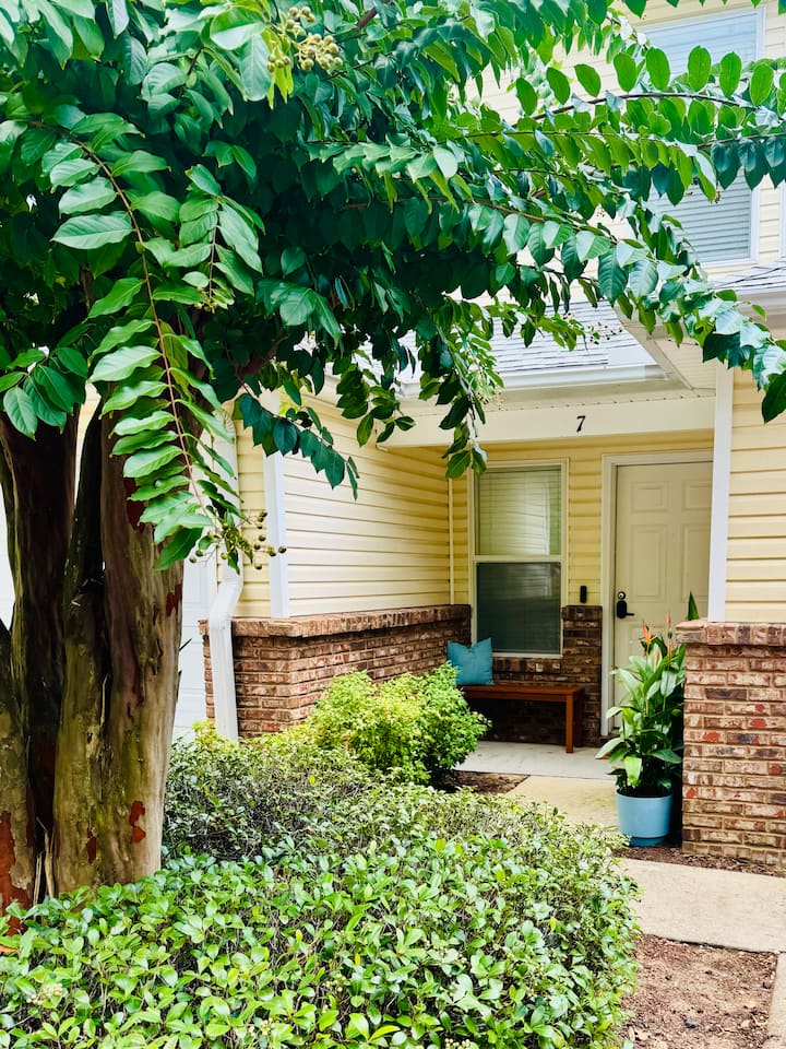 2 King Beds, Patio, Minutes To Downtown & Beach - Fort Walton Beach, FL