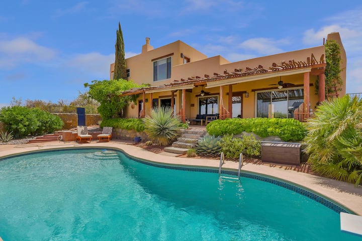 Southwestern Hilltop Retreat - Las Cruces, NM