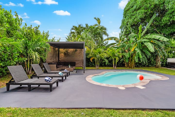 Heated Pool • Hot Tub • Pergola! - West Palm Beach, FL