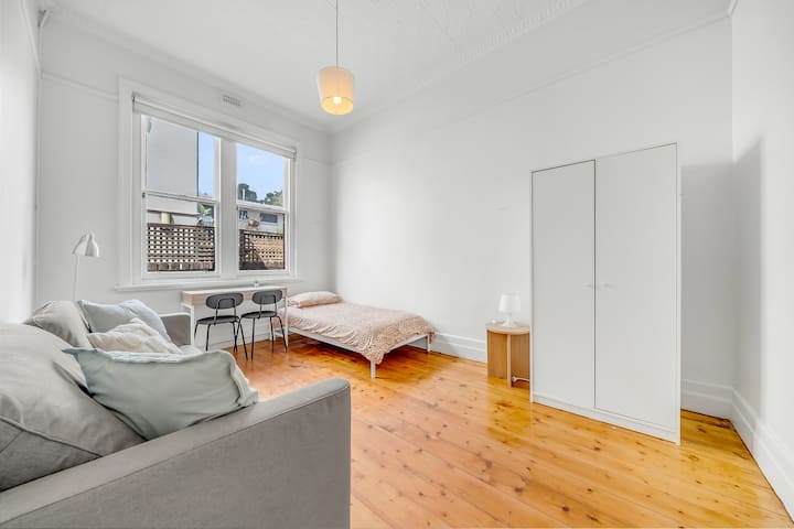Spacious Room In St Kilda Sharedhouse - Melbourne