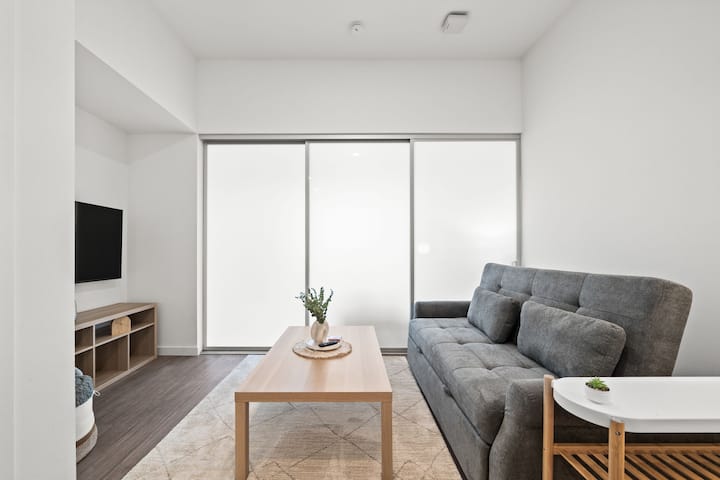 Top-floor Gem | Walk To Attractions - Long Beach