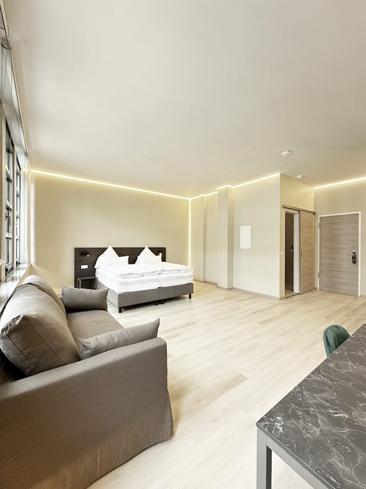 *Thetreasuryhotel* Stdtripleroom - Düsseldorf