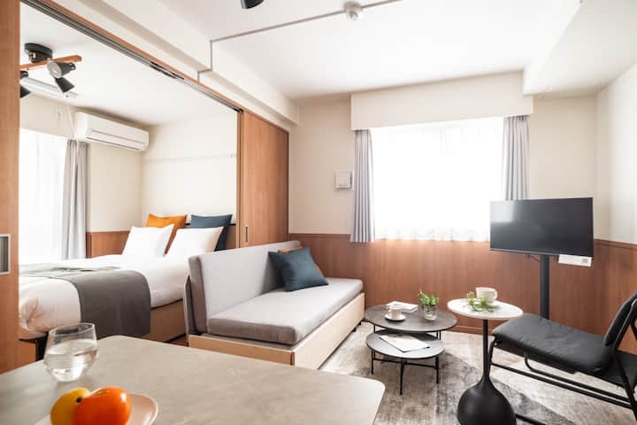 Designer Apartment With Attractive Wood Grain /C01 - Shinjuku Station