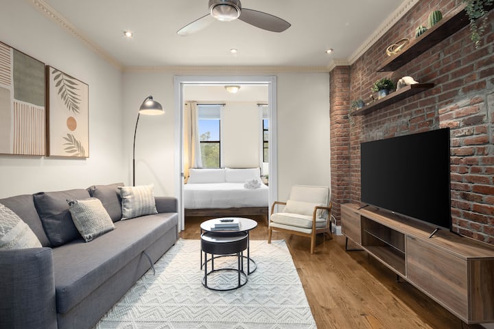 Stylish East Side Escape Steps From Fun - New York City