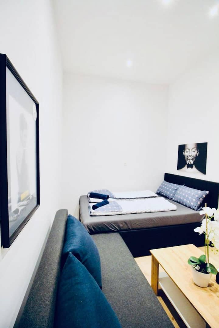 Cozy Urban Retreat | Near Beautiful Augarten - Vienna