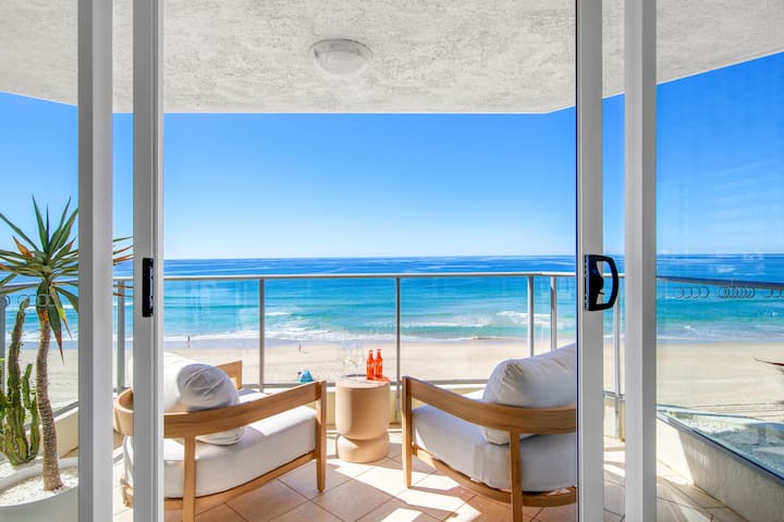 Golden Sands Of Mermaid Beach - Gold Coast