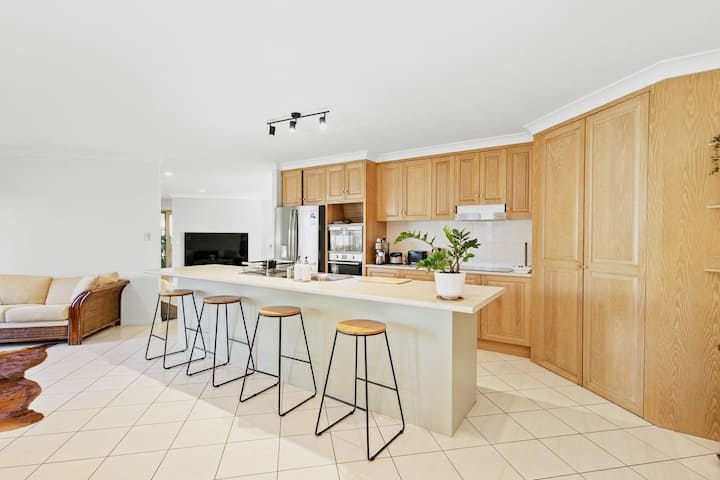 4br Private Family Retreat | Pool, Bbq & Fire Pit - Gold Coast