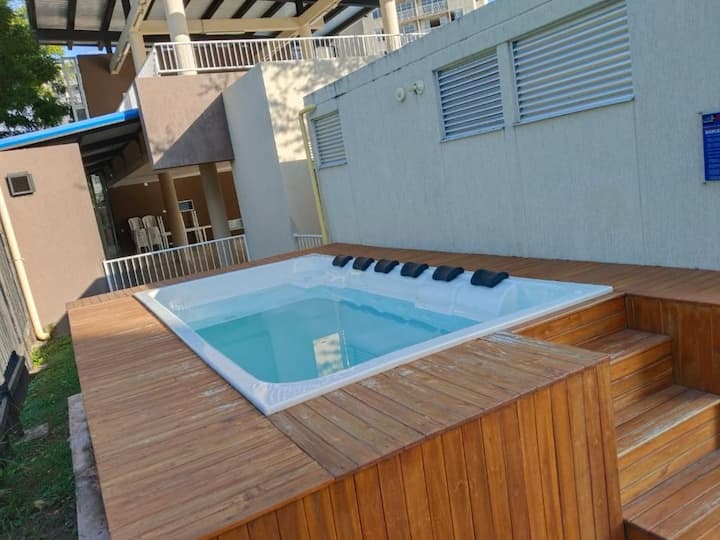 Apto Vacacional-ricaurte/piscina/jacuzzi/aire Ac - Ricaurte