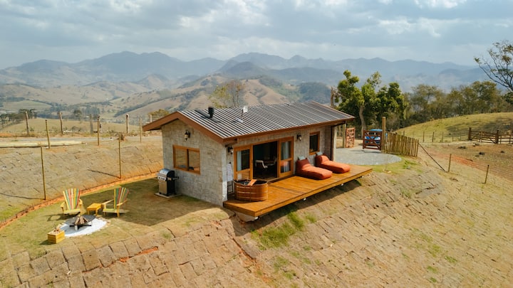 Cabana De Pedras Nas Montanhas - Brazil