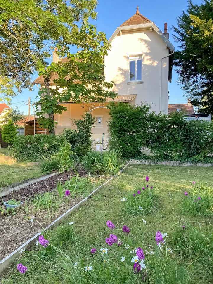 Jardin Privé, Terrasse, 4 Chambres Idéale Famille - Nuits-Saint-Georges