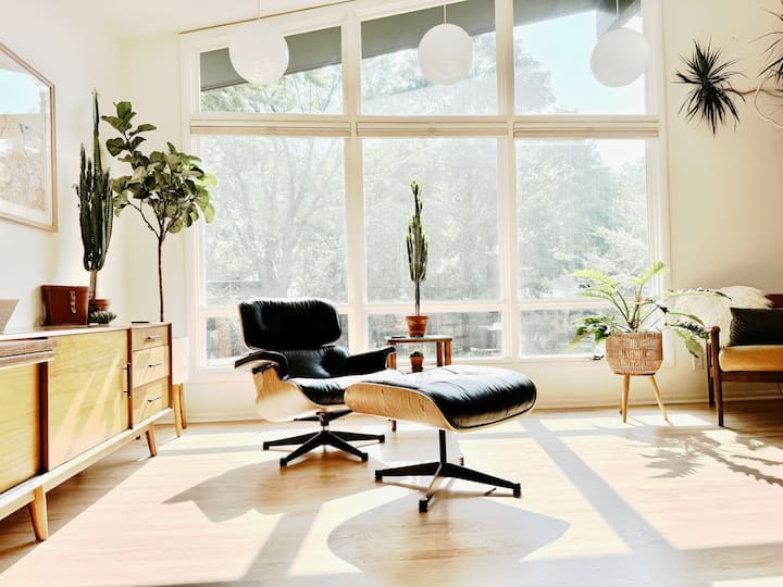 Sunset Modern • Campus Retreat - Lawrence, KS