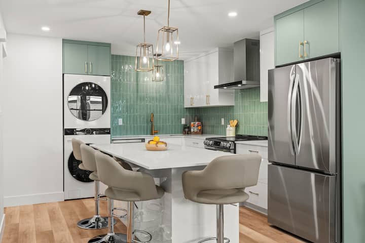 Chic & Cozy 2-bedroom Suite In The Heart Of Byron - London