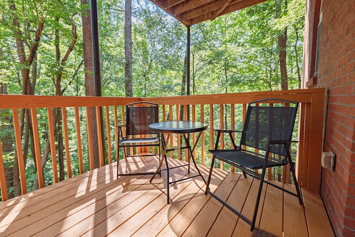 One Bed Oasis In Stunning Town - Johns Creek, GA