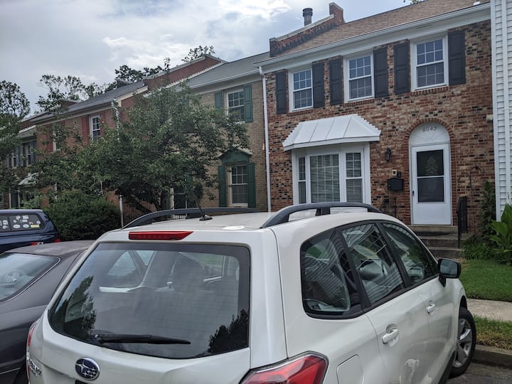 Room B-cozy And Quiet Bedroom In A Beautiful Home - Burke, VA