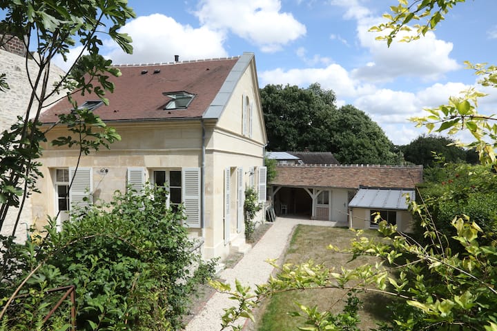 Maison De Caractère Avec Jardin - Senlis