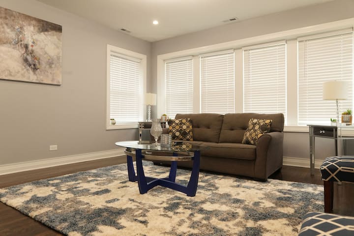 Stay, Relax & Explore Chicago - Wrightwood - Chicago
