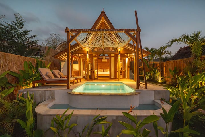 Handcrafted Eco Cottage • Pool Kitchen Ocean Views - Indonesia