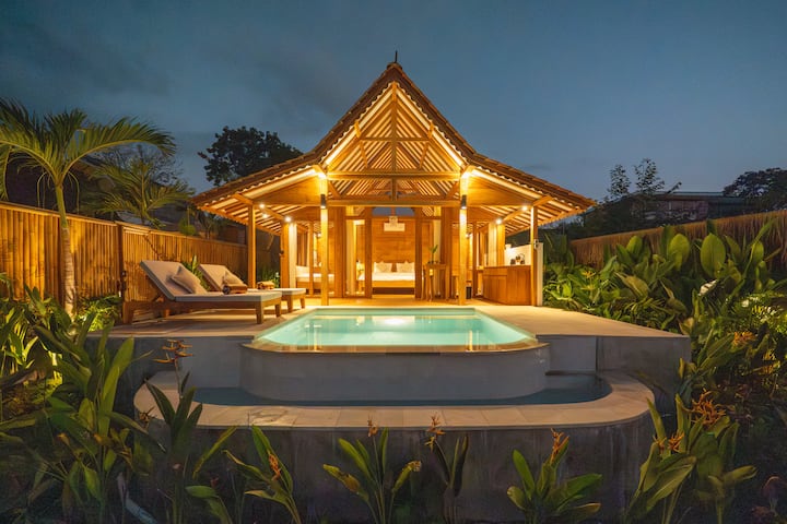 Eco-wood Cottage • Pool • Kitchen • Ocean Mt View - Indonesia