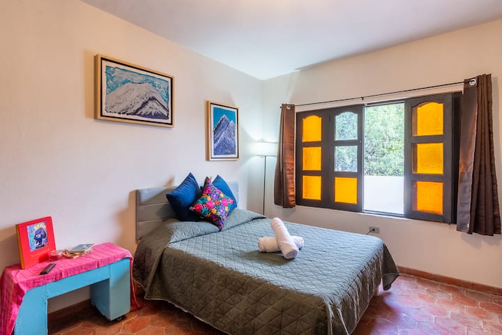 Colorida Casa En Centro, 3 Br Y Vista Increíble - San Miguel de Allende