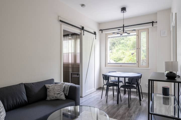 Rauhallinen Kaksio Metron Ja Meren ääRellä - Helsinki