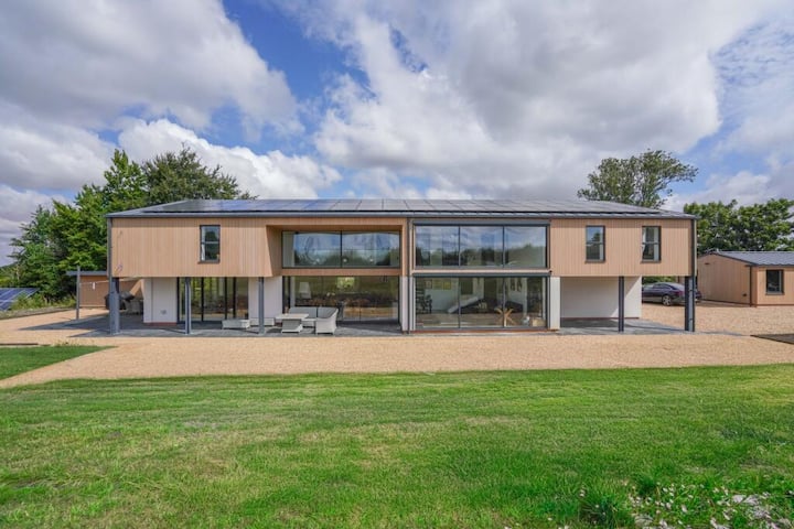 Luxury House: Cinema Room And Hot Tub - Wantage