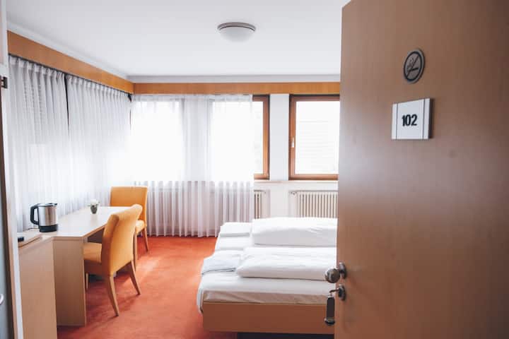 Comfort Hotel Room In Stuttgart - Free Parking - Stuttgart