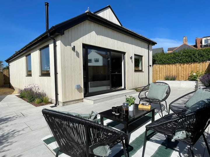 New : Nestled In The Centre Of Bamburgh Village - Bamburgh