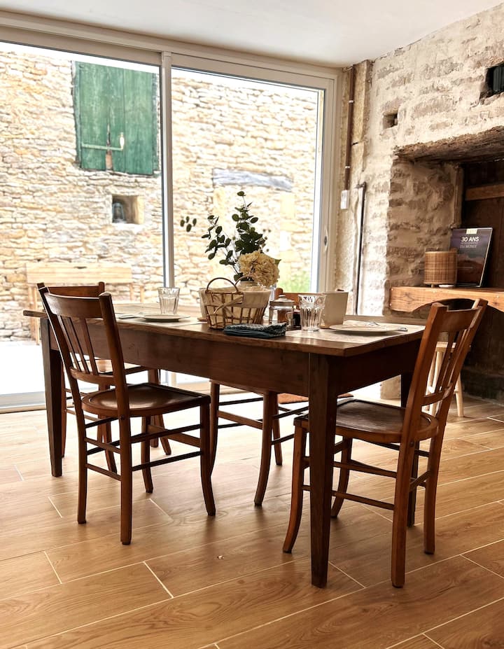 À L'ombre Des Charlemagnes - Beaune