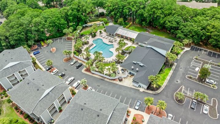 Unique Treehouse Getaway - Sunset Beach, NC