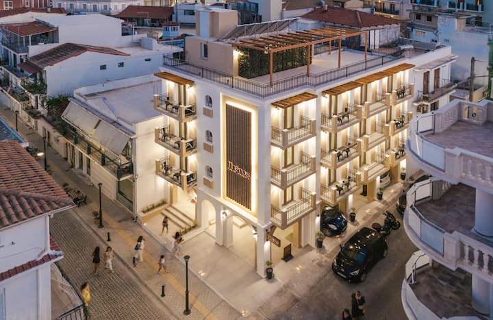 Théros Urban Retreats | Boutique Suites For Groups - Zante