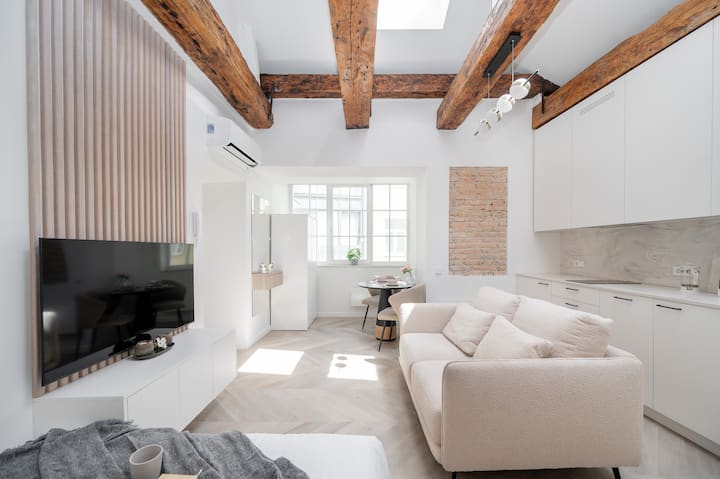 Central Bright @ Etmonu St. Self Check-in I Cᴏʜᴏsᴛ - Vilnius