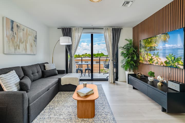 New Apt Hollywood Beach/pool/parking/near Beach - Hollywood, FL